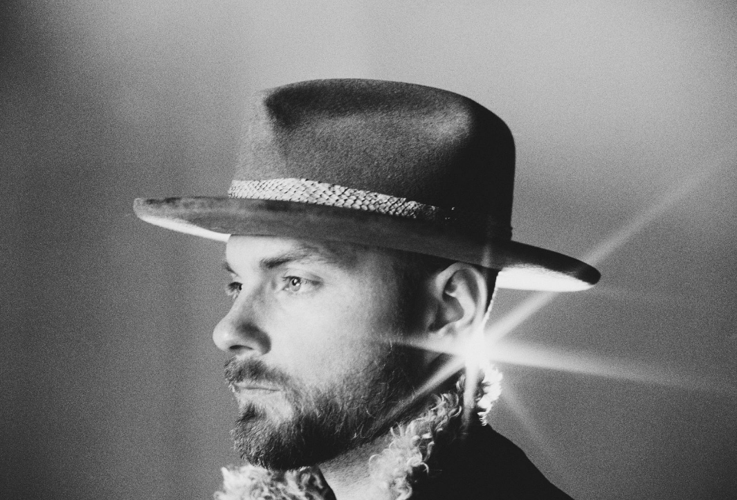 Ásgeir takes on lyrics and liberation on new single 'Ferris Wheel' with ...